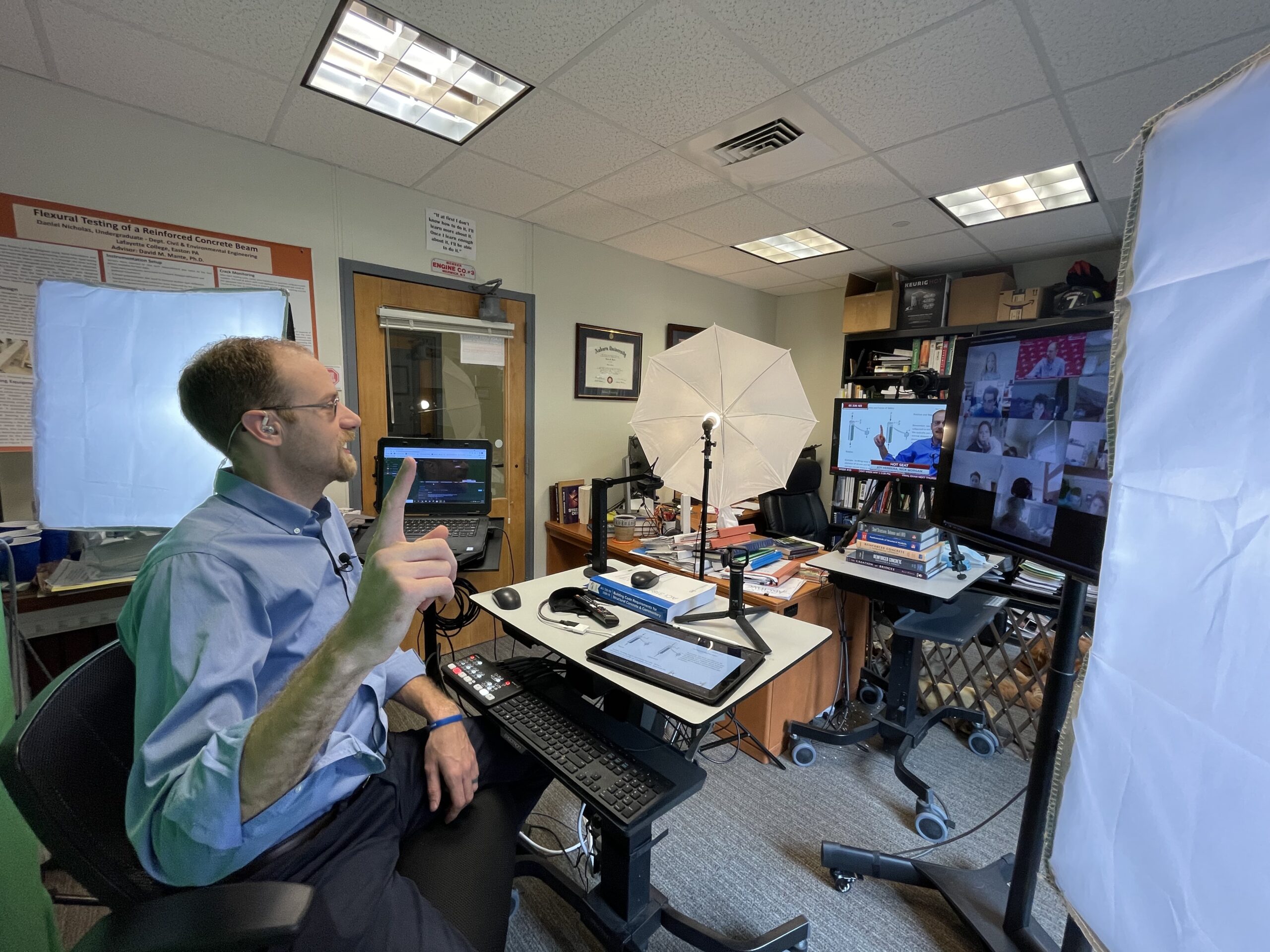 News Anchor Style Instruction Engages Students · News · Lafayette College