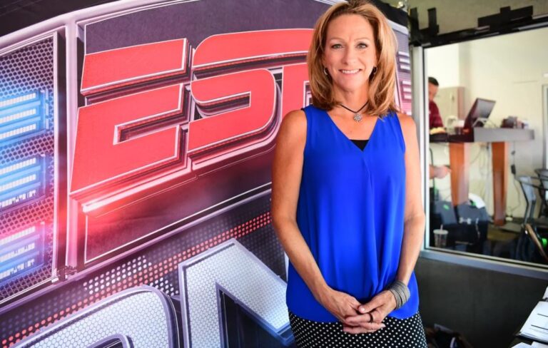 Beth Mowins ’89 Becomes First Woman to Call NBA Play-by-Play on ESPN ...